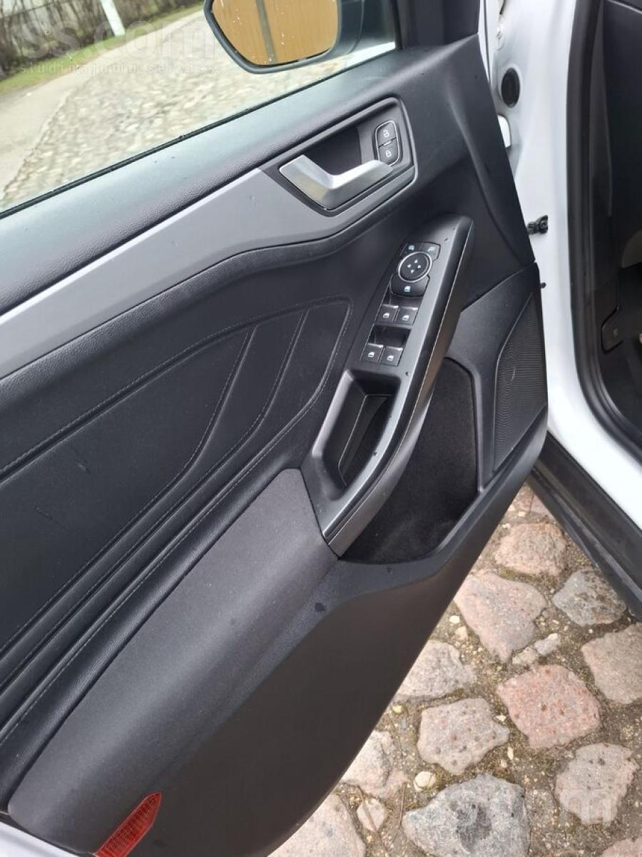Balts Ford Focus 2019 Jelgava, ar dzinēja tilpumu 1.50 L un nobraukumu 187 tūkst. km par 7900 €, foto 13 vietnē AUTOMOTO.COM.LV