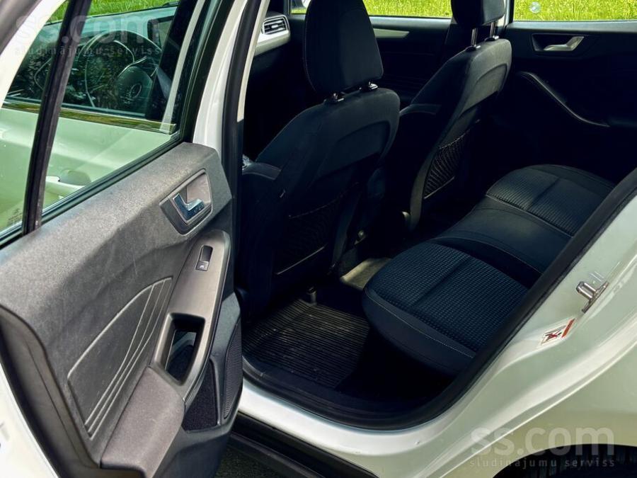 Balts Ford Focus 2019 Jūrmala, ar dzinēja tilpumu 1.00 L un nobraukumu 187 tūkst. km par 8450 €, foto 10 vietnē AUTOMOTO.COM.LV
