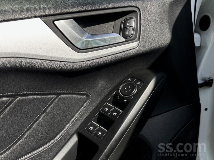 Balts Ford Focus 2019 Jūrmala, ar dzinēja tilpumu 1.00 L un nobraukumu 187 tūkst. km par 8450 €, foto 15 vietnē AUTOMOTO.COM.LV