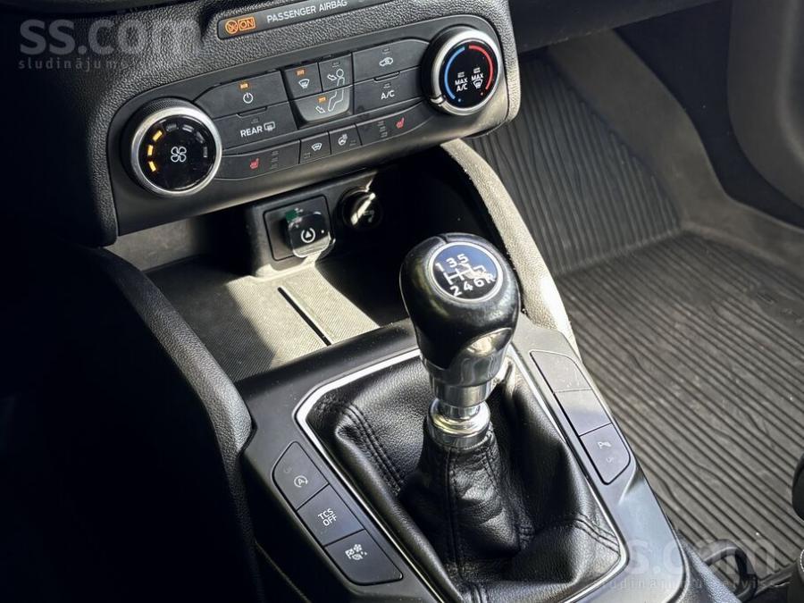 Balts Ford Focus 2019 Jūrmala, ar dzinēja tilpumu 1.00 L un nobraukumu 187 tūkst. km par 8450 €, foto 16 vietnē AUTOMOTO.COM.LV