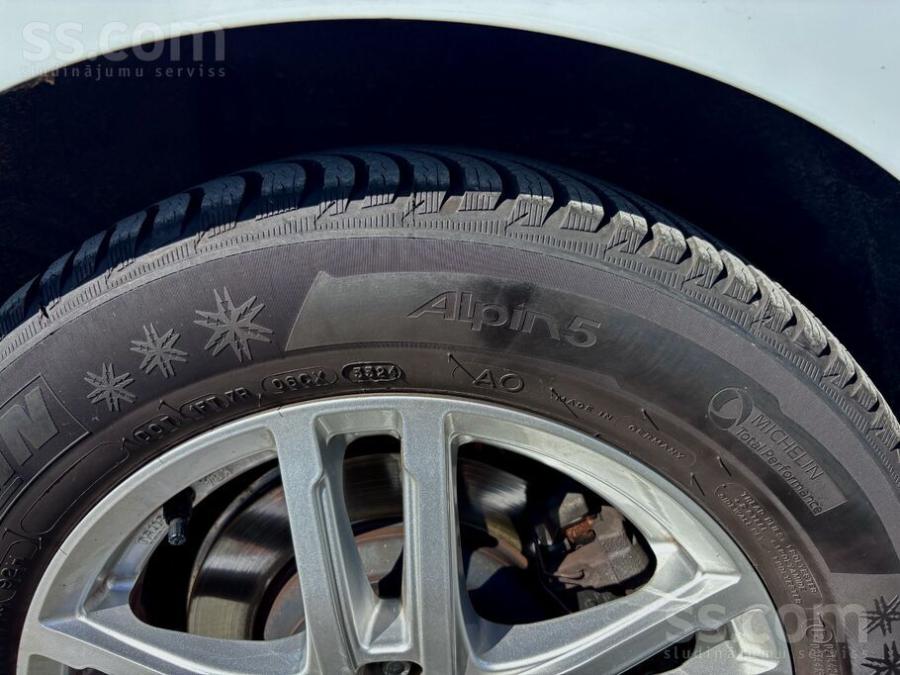 Balts Ford Focus 2019 Jūrmala, ar dzinēja tilpumu 1.00 L un nobraukumu 187 tūkst. km par 8450 €, foto 23 vietnē AUTOMOTO.COM.LV