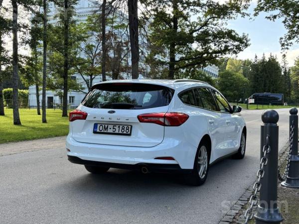 White Ford Focus 2019 in Jurmala, with an engine capacity of 1.00 L and mileage of 187 thousand km for 6900 €, photo 5 on AUTOMOTO.COM.LV