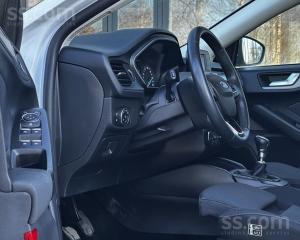 White Ford Focus 2019 in Tukums, with an engine capacity of 1.50 L and mileage of 150 thousand km for 8850 €, photo 10 on AUTOMOTO.COM.LV
