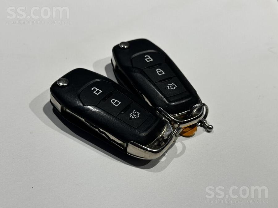 White Ford Focus 2019 in Tukums, with an engine capacity of 1.50 L and mileage of 150 thousand km for 8850 €, photo 14 on AUTOMOTO.COM.LV