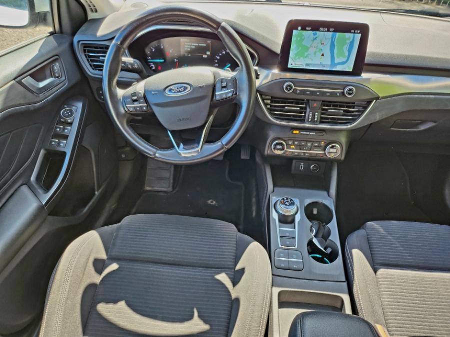 Balts Ford Focus 2019 Rīga, ar dzinēja tilpumu 1.50 L un nobraukumu 230 tūkst. km par 9750 €, foto 16 vietnē AUTOMOTO.COM.LV