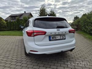 White Ford Focus 2019 in Riga, with an engine capacity of 1.50 L and mileage of 231 thousand km for 7590 €, photo 4 on AUTOMOTO.COM.LV