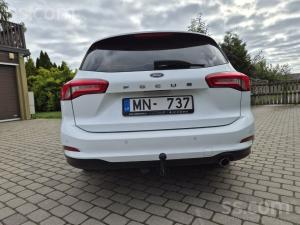 White Ford Focus 2019 in Riga, with an engine capacity of 1.50 L and mileage of 231 thousand km for 7590 €, photo 5 on AUTOMOTO.COM.LV