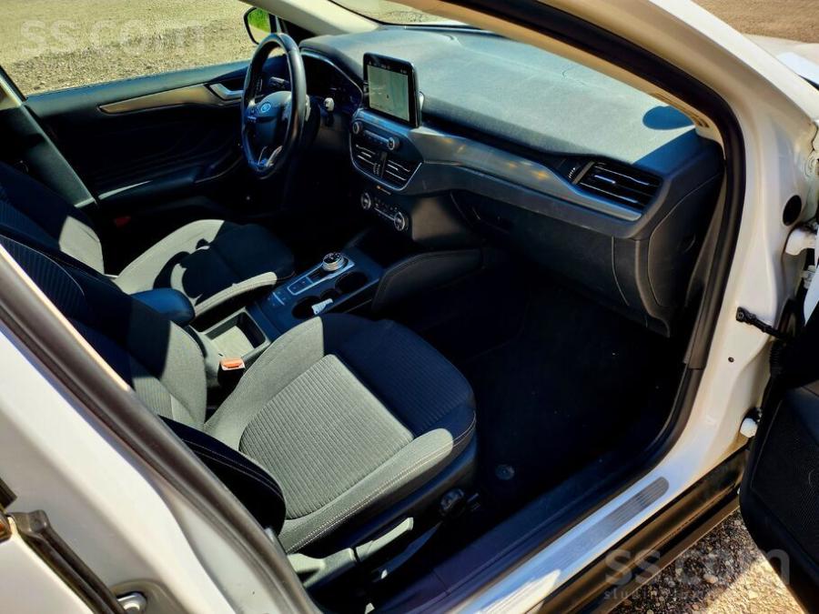 White Ford Focus 2019 in Riga, with an engine capacity of 1.50 L and mileage of 231 thousand km for 7590 €, photo 6 on AUTOMOTO.COM.LV