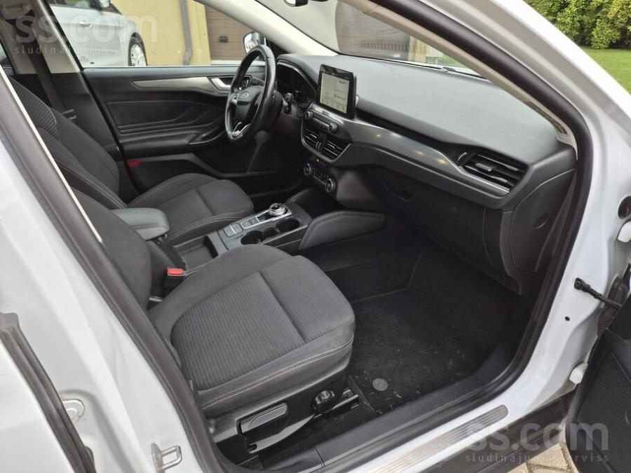 White Ford Focus 2019 in Riga, with an engine capacity of 1.50 L and mileage of 231 thousand km for 7590 €, photo 28 on AUTOMOTO.COM.LV