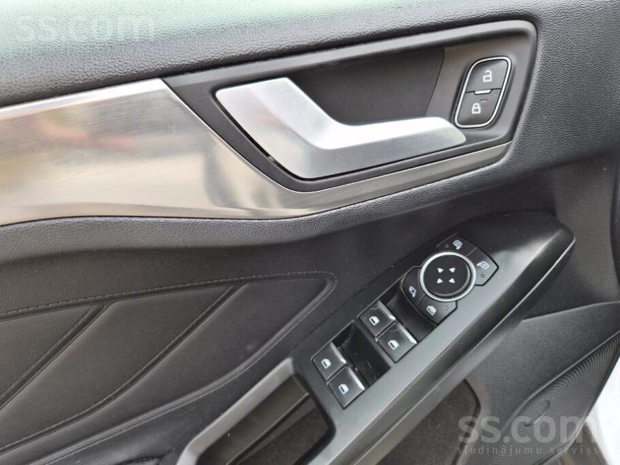 White Ford Focus 2019 in Riga, with an engine capacity of 1.50 L and mileage of 231 thousand km for 7590 €, photo 33 on AUTOMOTO.COM.LV