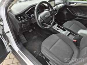 White Ford Focus 2019 in Riga, with an engine capacity of 1.50 L and mileage of 231 thousand km for 7590 €, photo 34 on AUTOMOTO.COM.LV