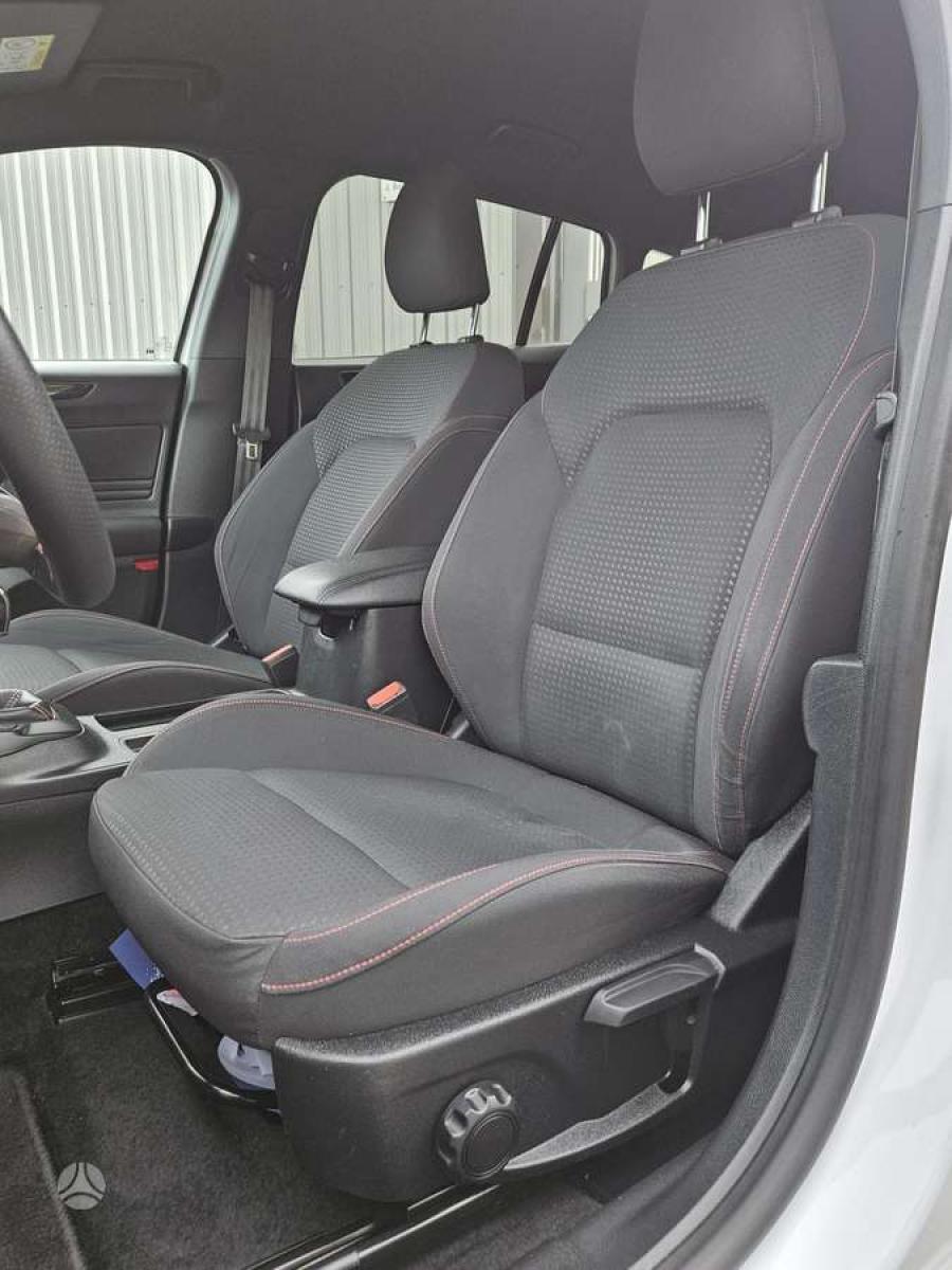 White Ford Focus 2019 in Siauliai, with an engine capacity of 1.00 L and mileage of 186 thousand km for 7450 €, photo 20 on AUTOMOTO.COM.LV