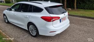 White Ford Focus 2019 in Kedainiai, with an engine capacity of 2.00 L and mileage of 200 thousand km for 8599 €, photo 5 on AUTOMOTO.COM.LV