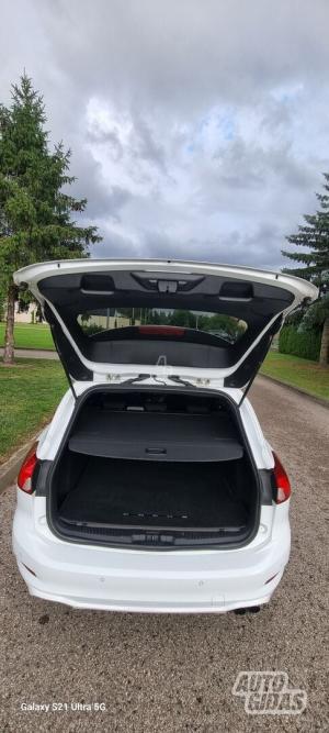 White Ford Focus 2019 in Kedainiai, with an engine capacity of 2.00 L and mileage of 200 thousand km for 8599 €, photo 12 on AUTOMOTO.COM.LV