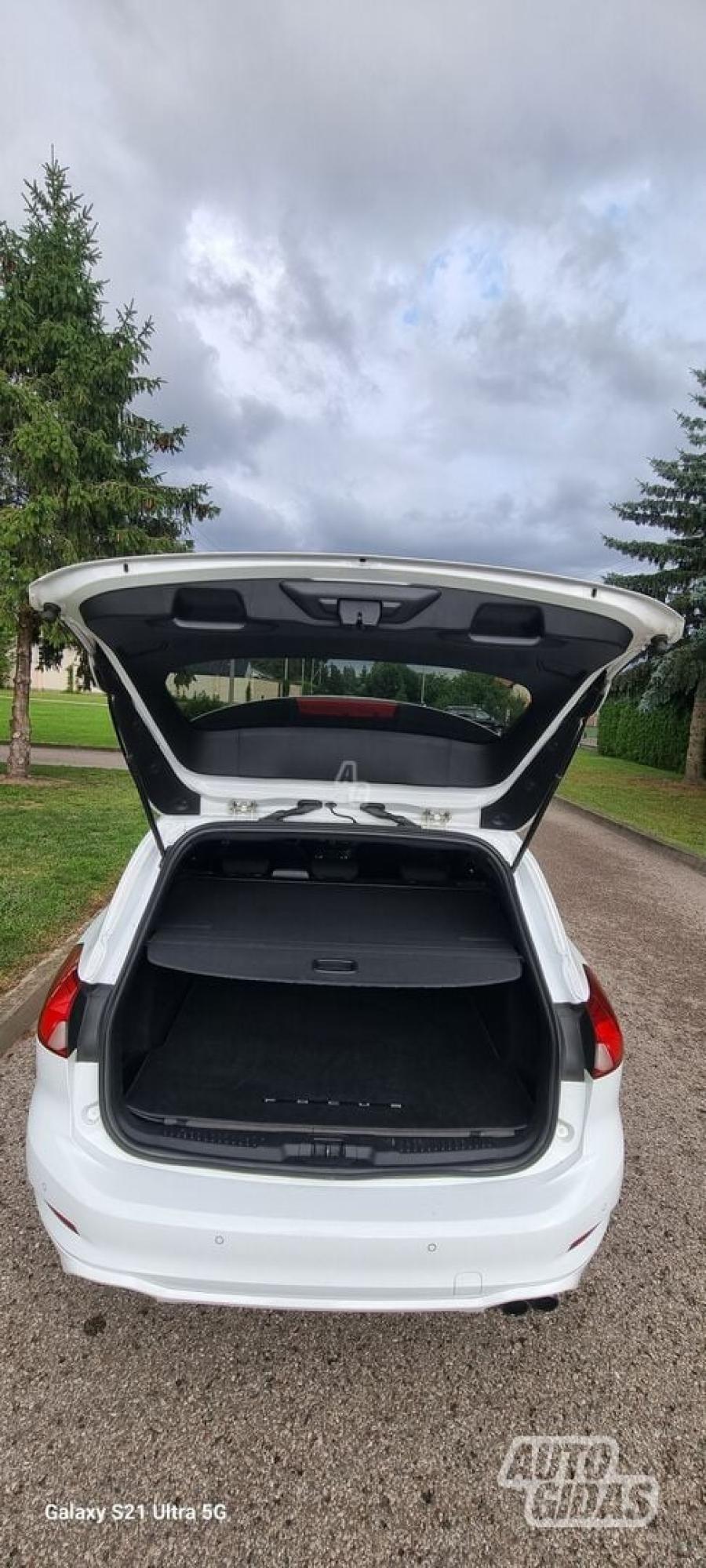 White Ford Focus 2019 in Kedainiai, with an engine capacity of 2.00 L and mileage of 200 thousand km for 8599 €, photo 12 on AUTOMOTO.COM.LV