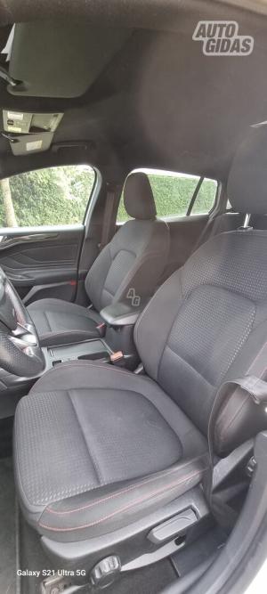 White Ford Focus 2019 in Kedainiai, with an engine capacity of 2.00 L and mileage of 200 thousand km for 8599 €, photo 16 on AUTOMOTO.COM.LV