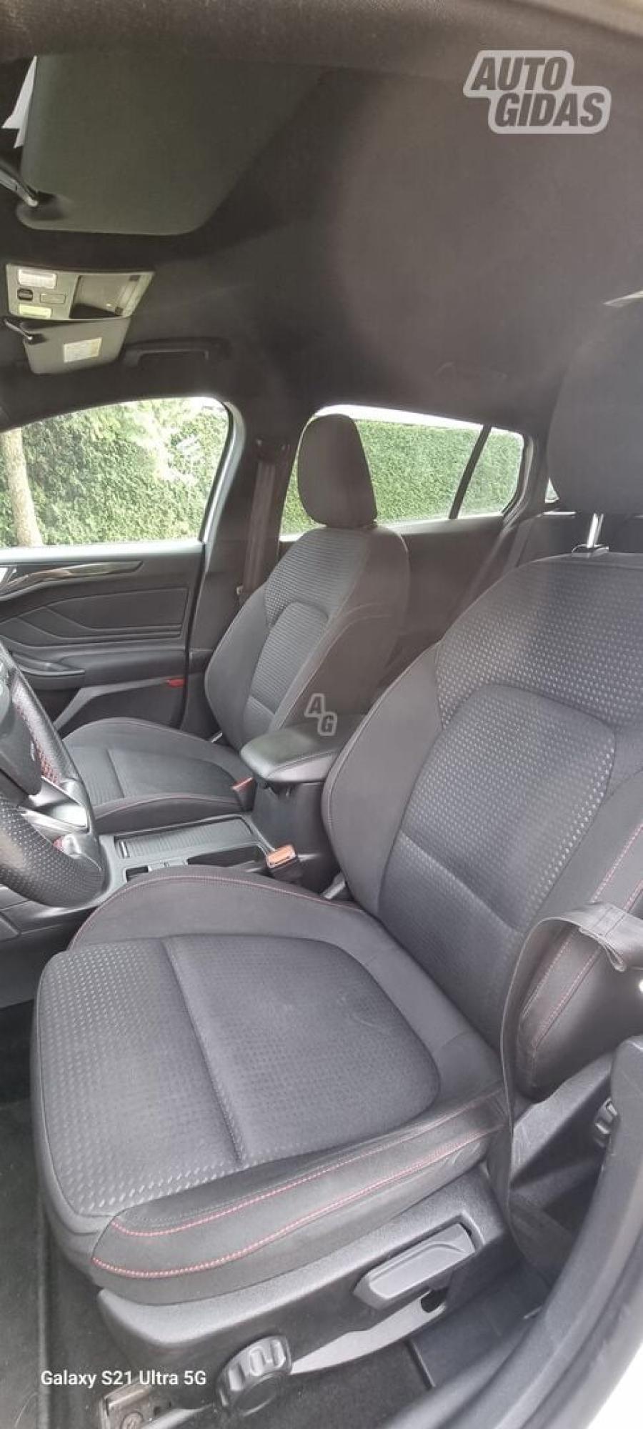 White Ford Focus 2019 in Kedainiai, with an engine capacity of 2.00 L and mileage of 200 thousand km for 8599 €, photo 16 on AUTOMOTO.COM.LV