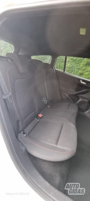 White Ford Focus 2019 in Kedainiai, with an engine capacity of 2.00 L and mileage of 200 thousand km for 8599 €, photo 17 on AUTOMOTO.COM.LV