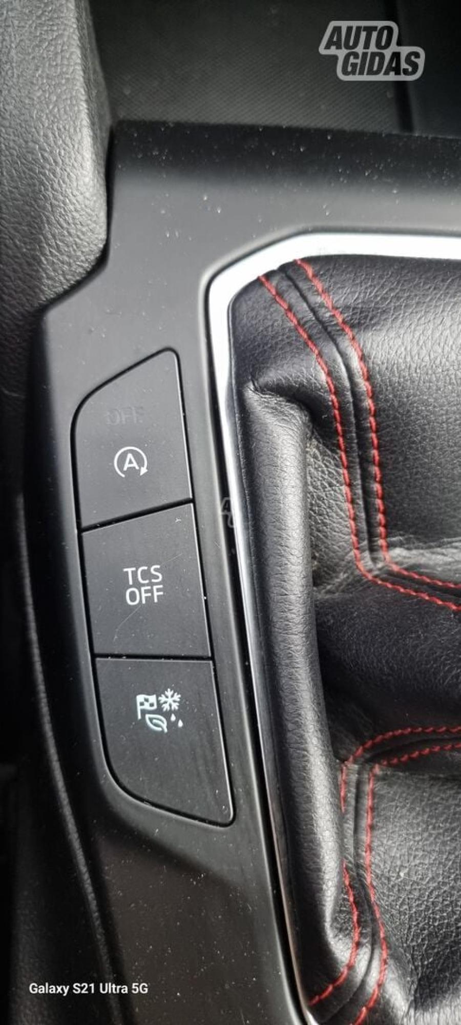 White Ford Focus 2019 in Kedainiai, with an engine capacity of 2.00 L and mileage of 200 thousand km for 8599 €, photo 23 on AUTOMOTO.COM.LV