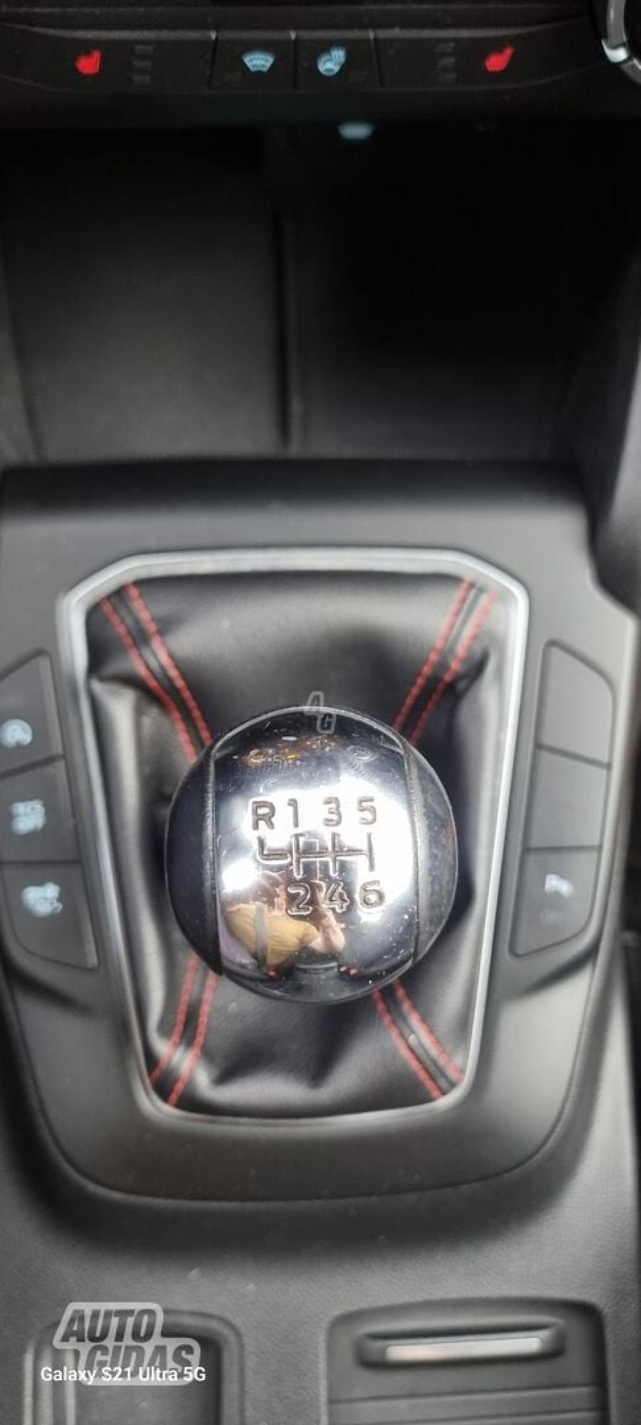 White Ford Focus 2019 in Kedainiai, with an engine capacity of 2.00 L and mileage of 200 thousand km for 8599 €, photo 25 on AUTOMOTO.COM.LV