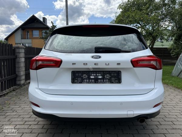 Balts Ford Focus 2019 Prienai, ar dzinēja tilpumu 1.00 L un nobraukumu 142 tūkst. km par 7100 €, foto 5 vietnē AUTOMOTO.COM.LV
