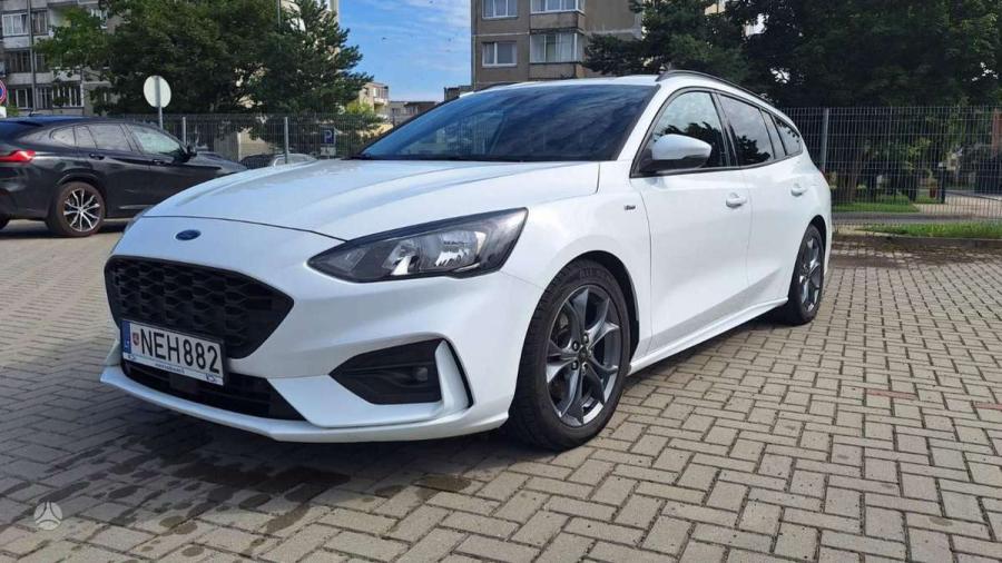 White Ford Focus 2019 in Vilnius, with an engine capacity of 1.50 L and mileage of 171 thousand km for 9900 €, photo 3 on AUTOMOTO.COM.LV