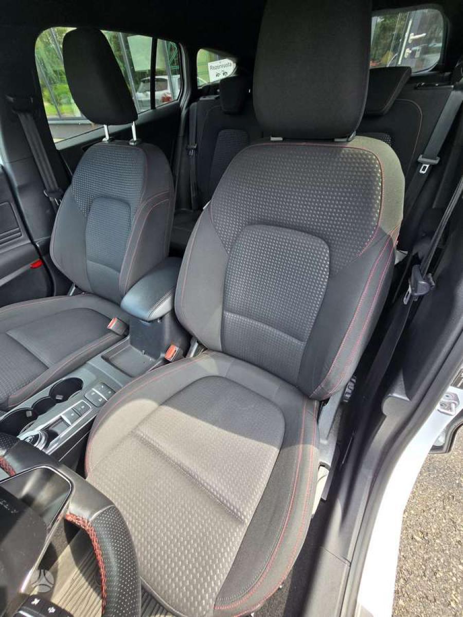 White Ford Focus 2019 in Vilnius, with an engine capacity of 1.50 L and mileage of 171 thousand km for 9900 €, photo 17 on AUTOMOTO.COM.LV