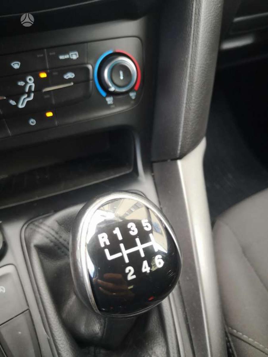 Balts Ford Focus 2019 Klaipėda, ar dzinēja tilpumu 1.50 L un nobraukumu 200 tūkst. km par 5950 €, foto 25 vietnē AUTOMOTO.COM.LV