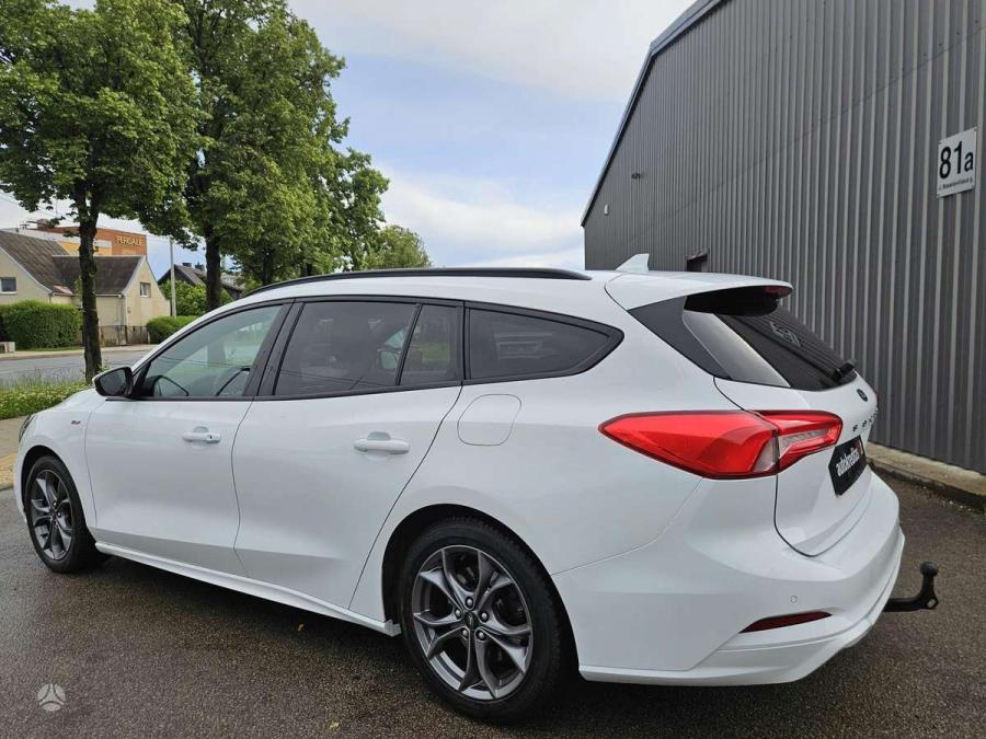 White Ford Focus 2019 in Siauliai, with an engine capacity of 1.00 L and mileage of 186 thousand km for 7400 €, photo 10 on AUTOMOTO.COM.LV