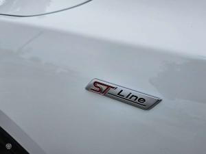 White Ford Focus 2019 in Siauliai, with an engine capacity of 1.00 L and mileage of 186 thousand km for 7400 €, photo 12 on AUTOMOTO.COM.LV