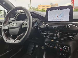 White Ford Focus 2019 in Siauliai, with an engine capacity of 1.00 L and mileage of 186 thousand km for 7400 €, photo 21 on AUTOMOTO.COM.LV