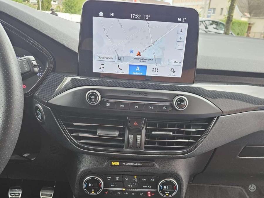 White Ford Focus 2019 in Siauliai, with an engine capacity of 1.00 L and mileage of 186 thousand km for 7400 €, photo 23 on AUTOMOTO.COM.LV