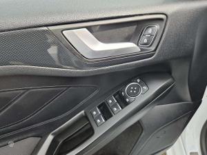 White Ford Focus 2019 in Siauliai, with an engine capacity of 1.00 L and mileage of 186 thousand km for 7400 €, photo 24 on AUTOMOTO.COM.LV