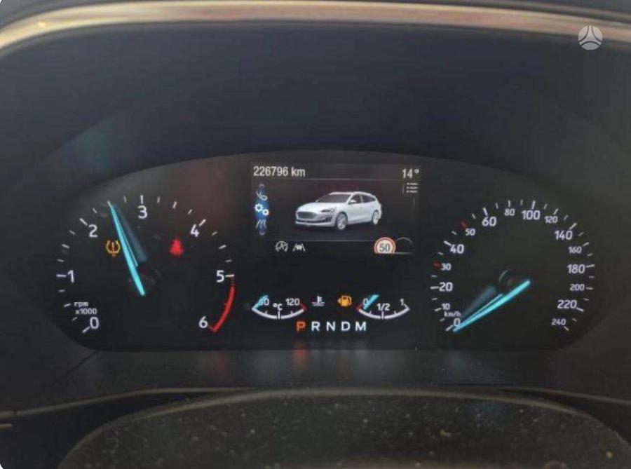 White Ford Focus 2019 in Kaunas, with an engine capacity of 2.00 L and mileage of 226 thousand km for 6999 €, photo 9 on AUTOMOTO.COM.LV