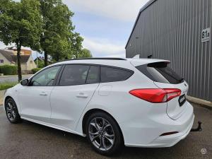 White Ford Focus 2019 in Siauliai, with an engine capacity of 1.00 L and mileage of 186 thousand km for 7400 €, photo 7 on AUTOMOTO.COM.LV