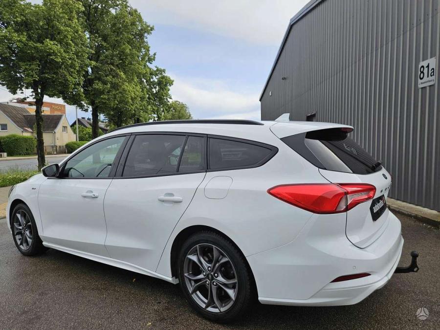 White Ford Focus 2019 in Siauliai, with an engine capacity of 1.00 L and mileage of 186 thousand km for 7400 €, photo 7 on AUTOMOTO.COM.LV