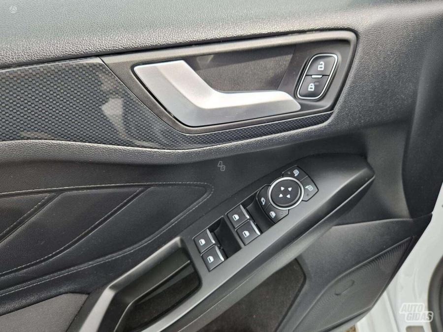 Balts Ford Focus 2019 Šauļi, ar dzinēja tilpumu 1.00 L un nobraukumu 186 tūkst. km par 7400 €, foto 24 vietnē AUTOMOTO.COM.LV