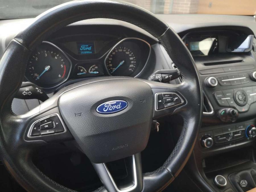Balts Ford Focus 2019 Klaipėda, ar dzinēja tilpumu 1.50 L un nobraukumu 200 tūkst. km par 4999 €, foto 17 vietnē AUTOMOTO.COM.LV