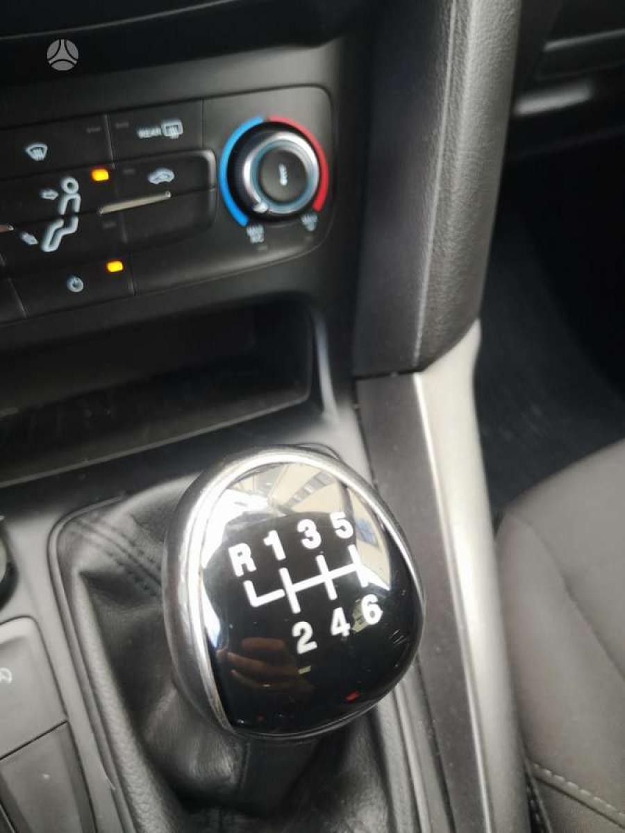Balts Ford Focus 2019 Klaipėda, ar dzinēja tilpumu 1.50 L un nobraukumu 200 tūkst. km par 4999 €, foto 18 vietnē AUTOMOTO.COM.LV