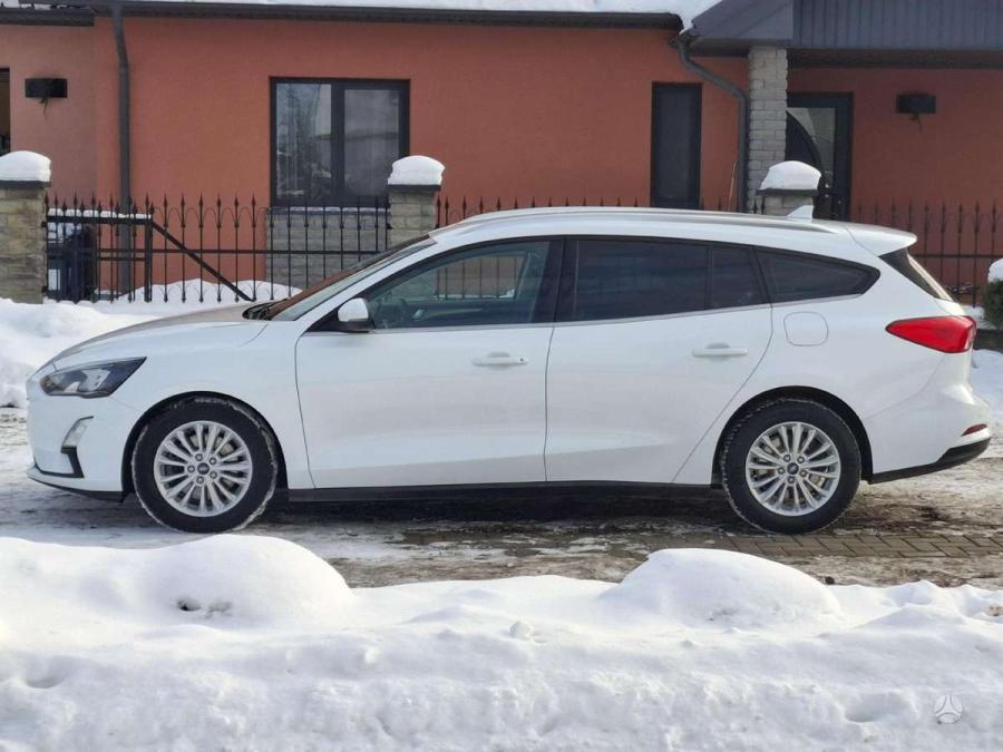White Ford Focus 2020 in Taurage, with an engine capacity of 1.50 L and mileage of 245 thousand km for 6800 €, photo 2 on AUTOMOTO.COM.LV