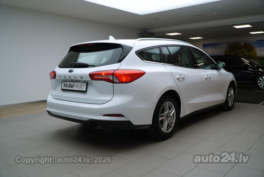 Balts Ford Focus 2020 Tallina, ar dzinēja tilpumu 1.00 L un nobraukumu 85 tūkst. km par 11900 €, foto 4 vietnē AUTOMOTO.COM.LV