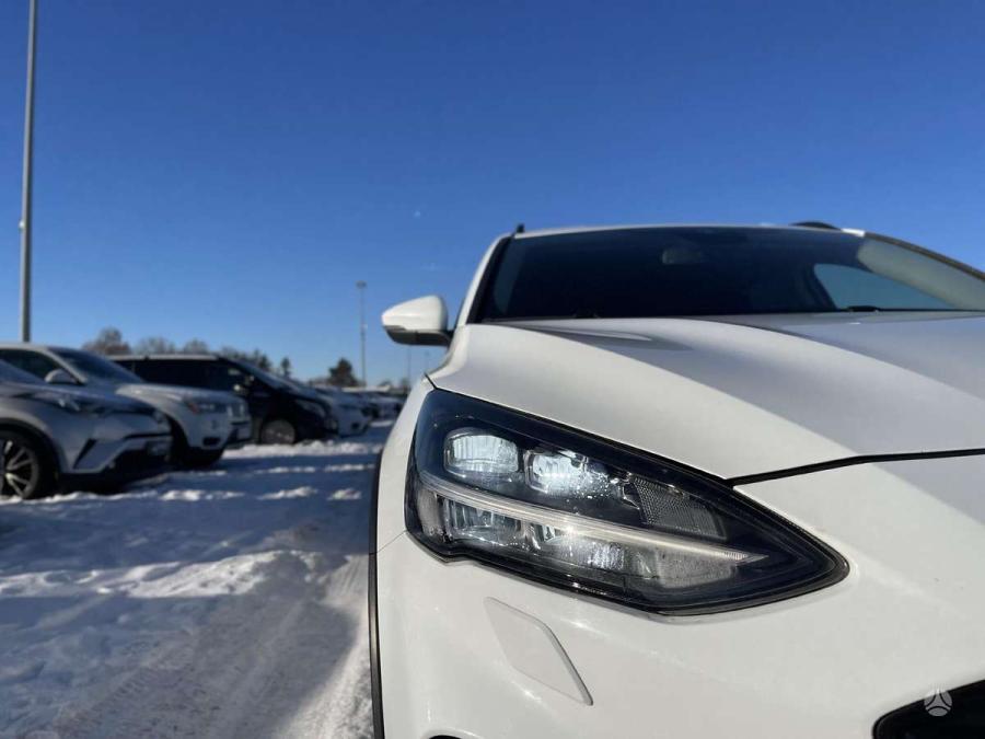 White Ford Focus 2020 in Vilnius, with an engine capacity of 1.00 L and mileage of 114 thousand km for 9200 €, photo 6 on AUTOMOTO.COM.LV