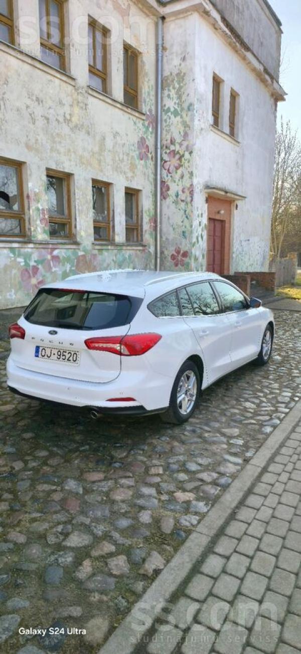 White Ford Focus 2020 in Bauska, with an engine capacity of 1.00 L and mileage of 145 thousand km for 9500 €, photo 4 on AUTOMOTO.COM.LV