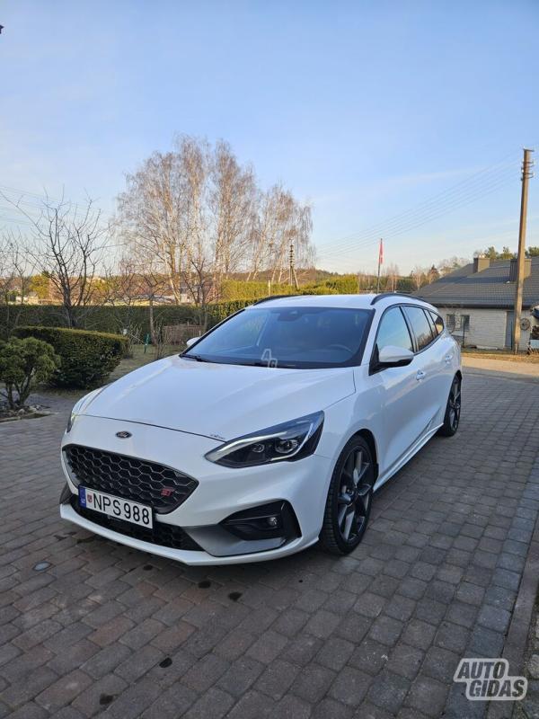 Balts Ford Focus 2020 Viļņa, ar dzinēja tilpumu 2.30 L un nobraukumu 116 tūkst. km par 16600 €, foto 2 vietnē AUTOMOTO.COM.LV