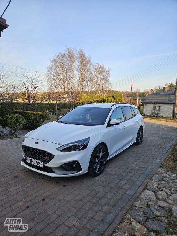 Balts Ford Focus 2020 Viļņa, ar dzinēja tilpumu 2.30 L un nobraukumu 116 tūkst. km par 16600 €, foto 6 vietnē AUTOMOTO.COM.LV