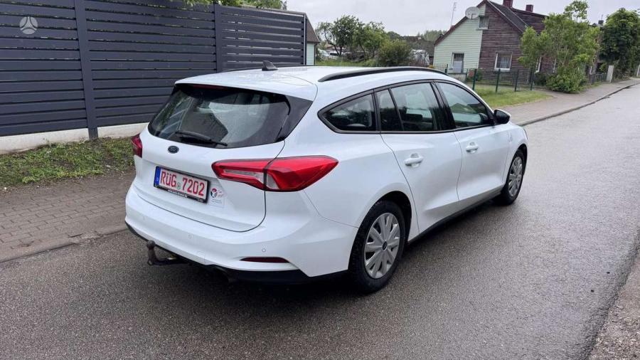 White Ford Focus 2020 in Kelme, with an engine capacity of 1.50 L and mileage of 260 thousand km for 6800 €, photo 5 on AUTOMOTO.COM.LV