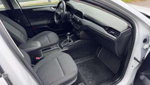 White Ford Focus 2020 in Kelme, with an engine capacity of 1.50 L and mileage of 260 thousand km for 6800 €, photo 9 on AUTOMOTO.COM.LV