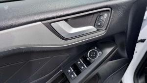White Ford Focus 2020 in Kelme, with an engine capacity of 1.50 L and mileage of 260 thousand km for 6800 €, photo 14 on AUTOMOTO.COM.LV