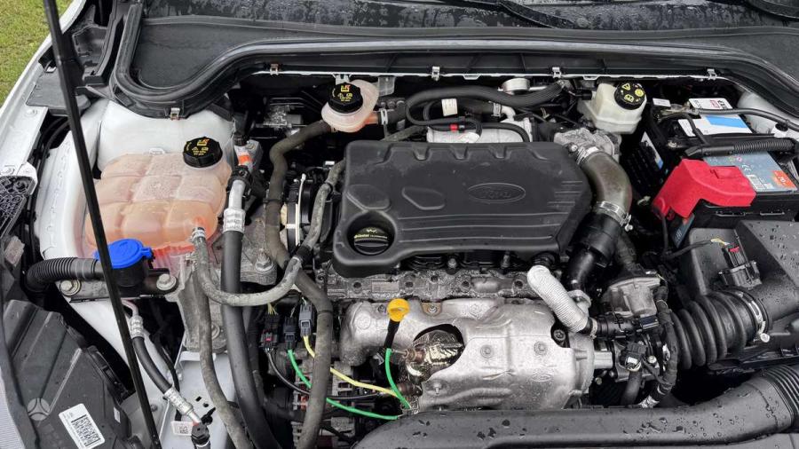 White Ford Focus 2020 in Kelme, with an engine capacity of 1.50 L and mileage of 260 thousand km for 6800 €, photo 15 on AUTOMOTO.COM.LV