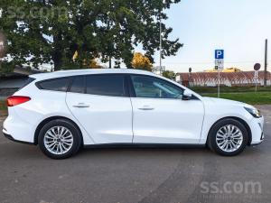 Balts Ford Focus 2020 Rīga, ar dzinēja tilpumu 1.50 L un nobraukumu 280 tūkst. km par 5900 €, foto 9 vietnē AUTOMOTO.COM.LV
